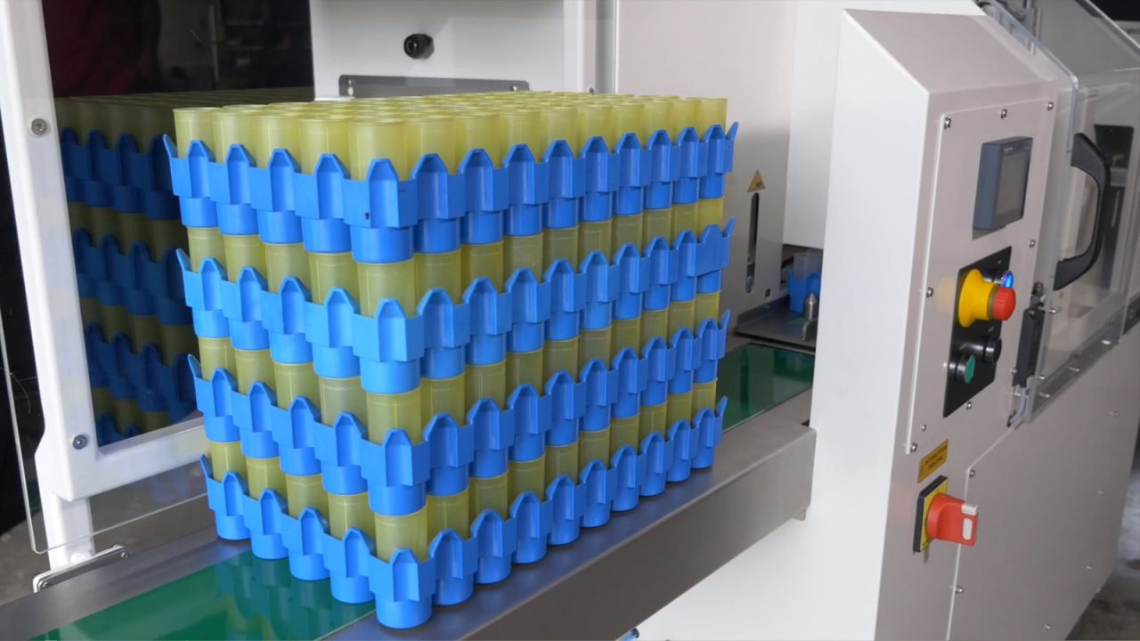 Capper robot - Automation for preservative dosing of vials